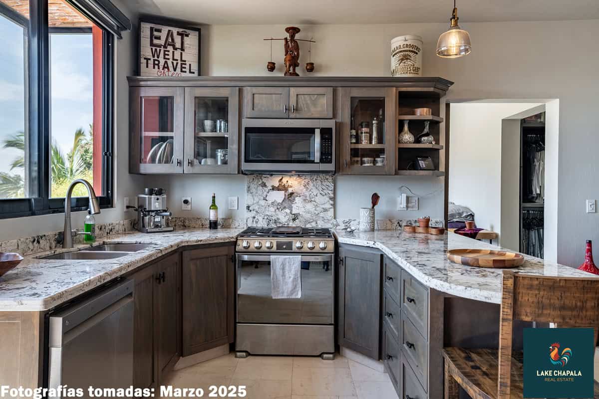 LUXURIOUS AJIJIC TRIPLEX - Choose Chapala